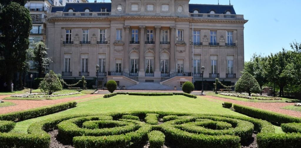 Los palacios Bosch y Alvear fueron declarados monumentos históricos ...
