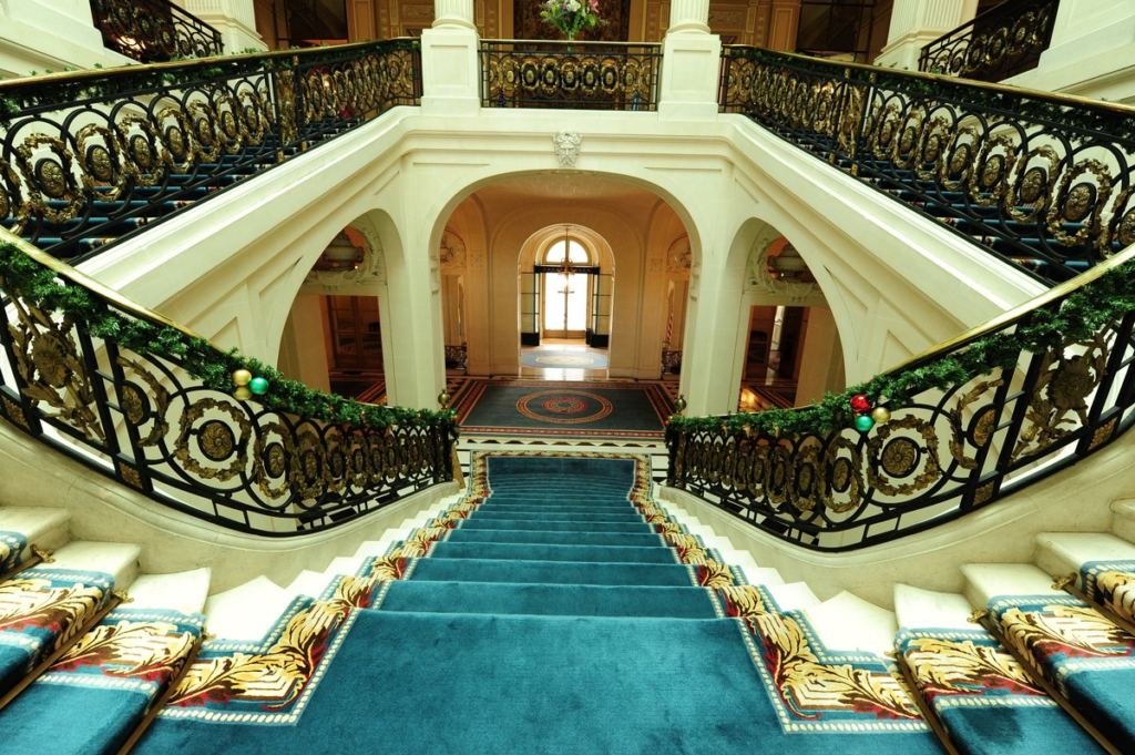 Los palacios Bosch y Alvear fueron declarados monumentos históricos ...